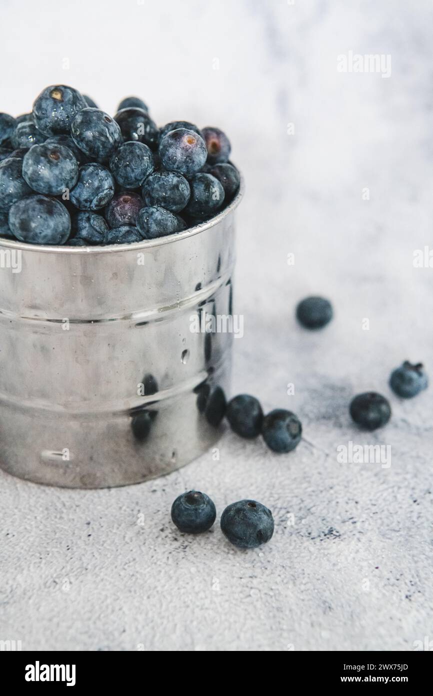 Ripe blueberries fruit macro close hi-res stock photography and images ...