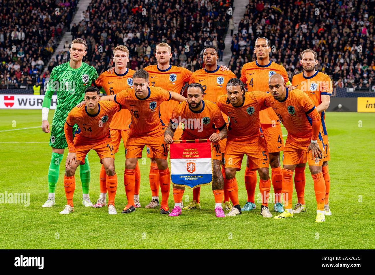 FRANKFURT AM MAIN, GERMANY - MARCH 26: Teamphoto of the Netherlands with Bart Verbruggen of the ...