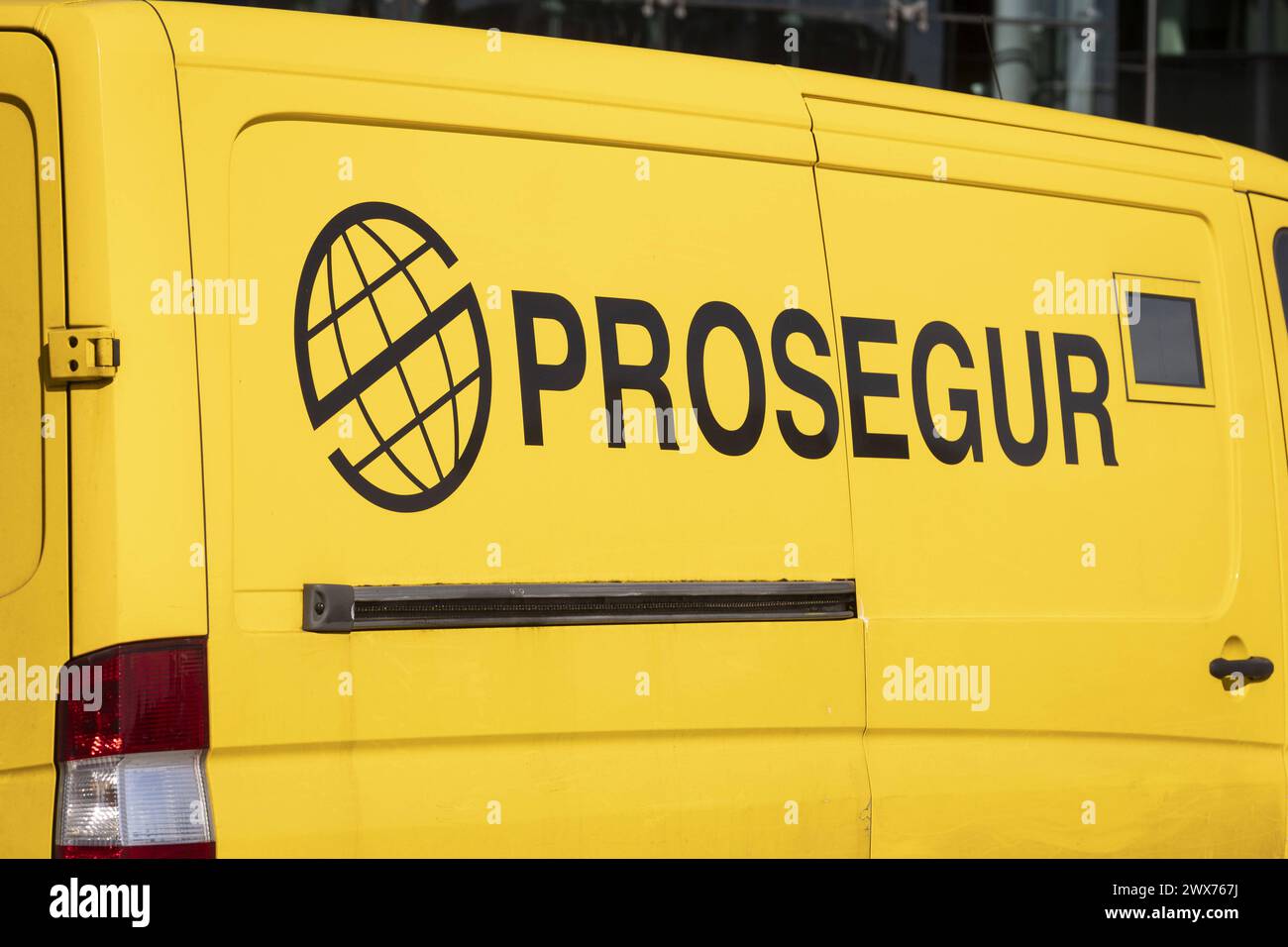 Cash in transit hi-res stock photography and images - Alamy