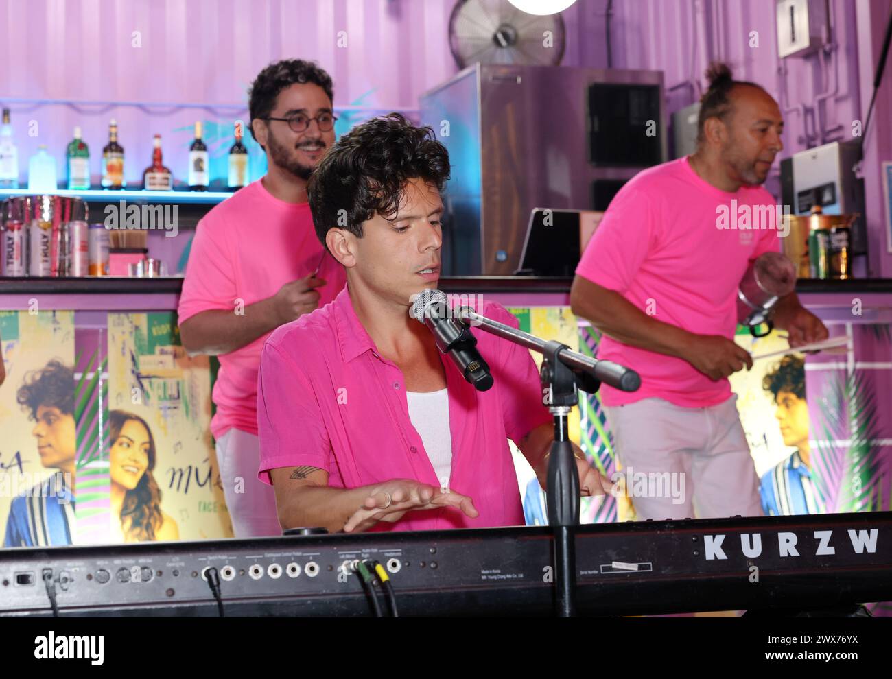 Rudy mancuso musica hi-res stock photography and images - Alamy