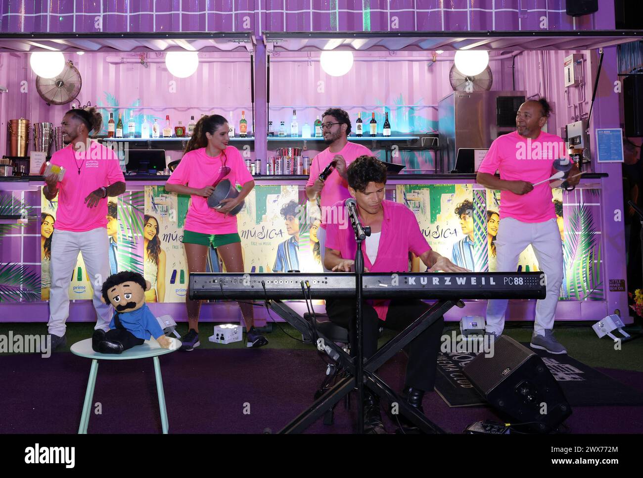 Rudy mancuso musica hi-res stock photography and images - Alamy