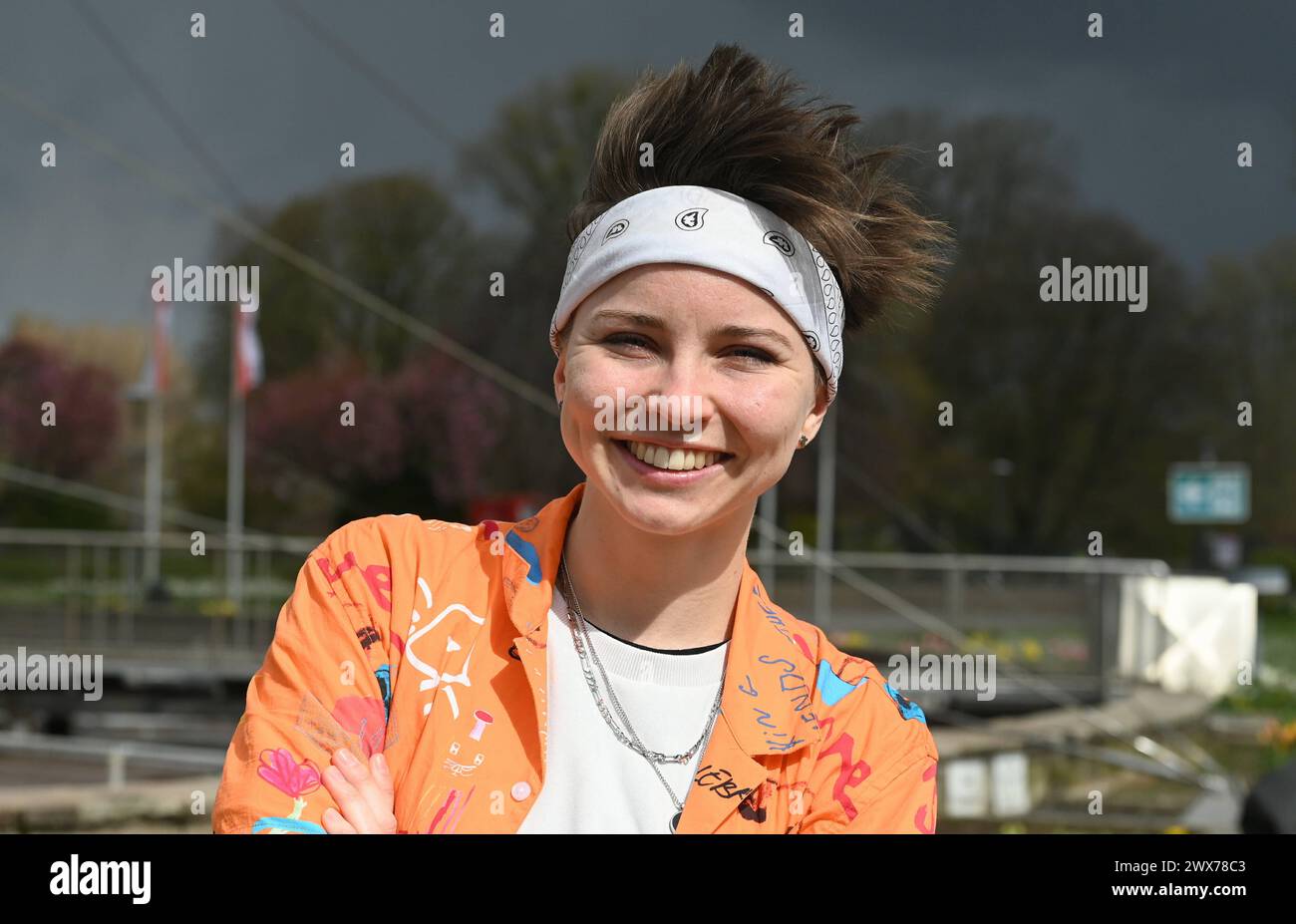 Comedian und Musikerin Coremy posiert bei der Pressekonferenz zur ...