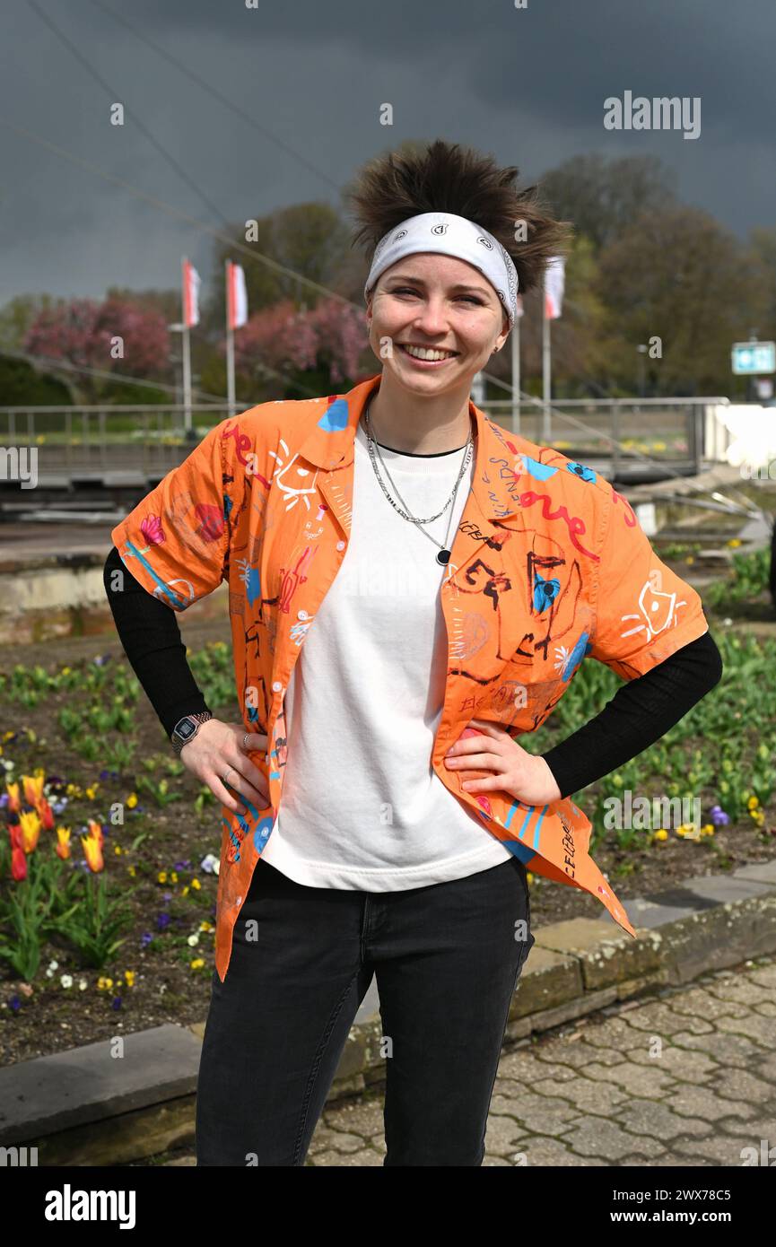 Comedian und Musikerin Coremy posiert bei der Pressekonferenz zur ...