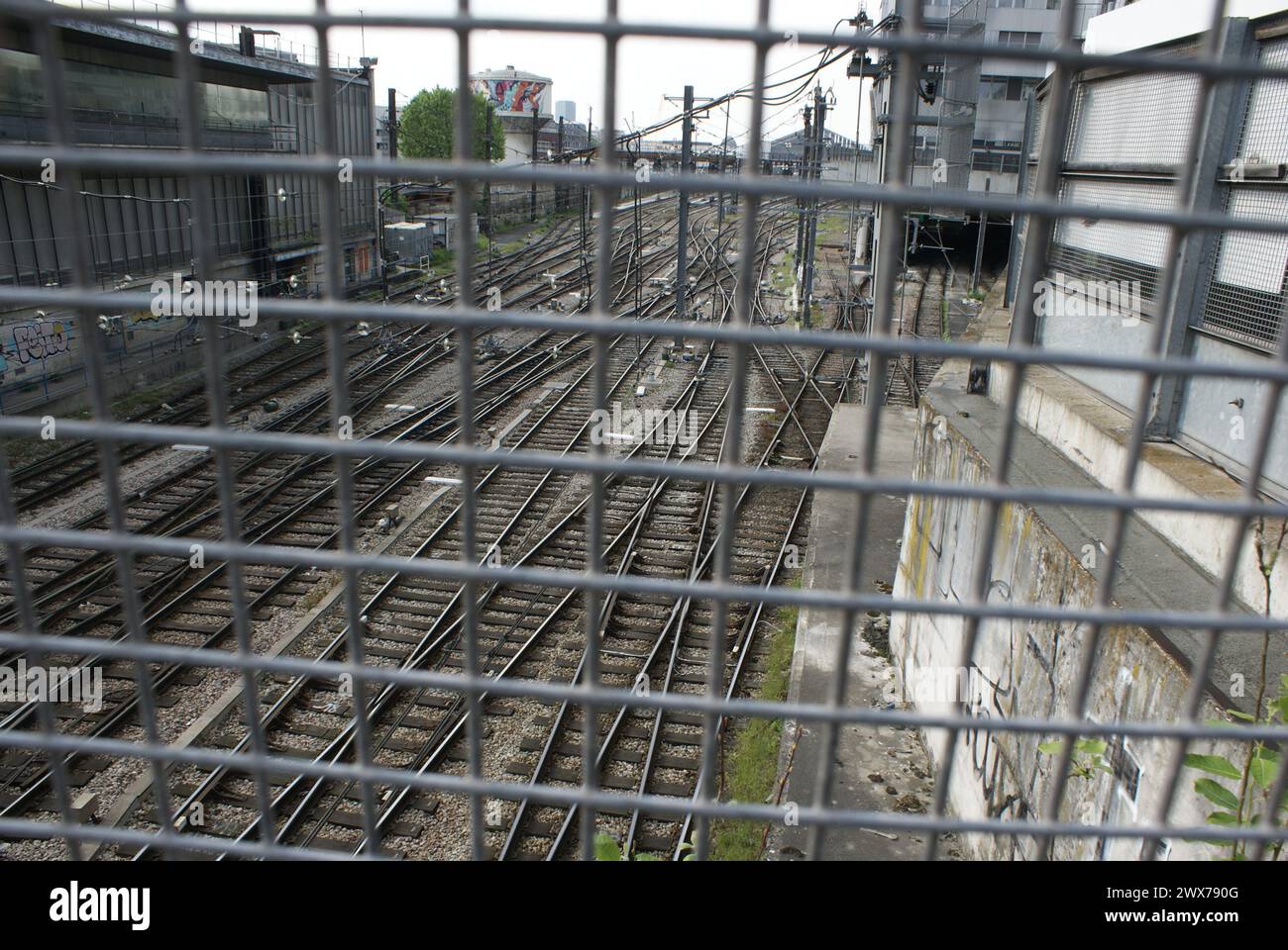 Grille de fer hi-res stock photography and images - Alamy