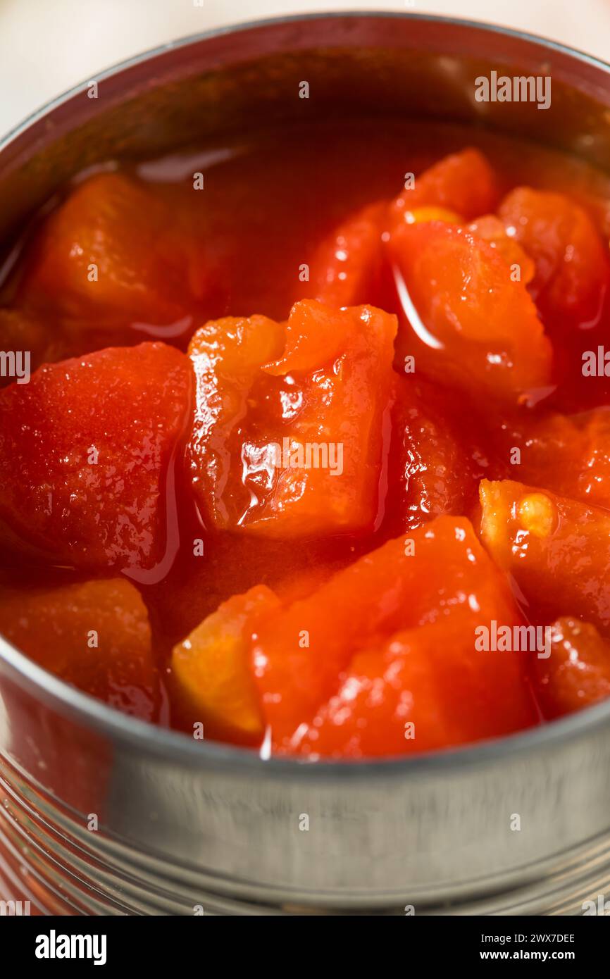 Tinned tomatoes hi-res stock photography and images - Alamy