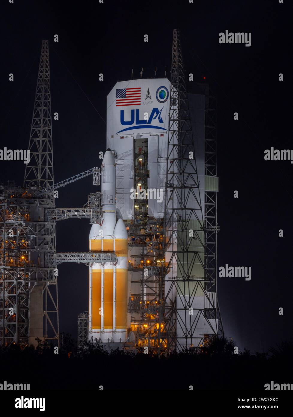 Ula delta iv heavy hi-res stock photography and images - Alamy