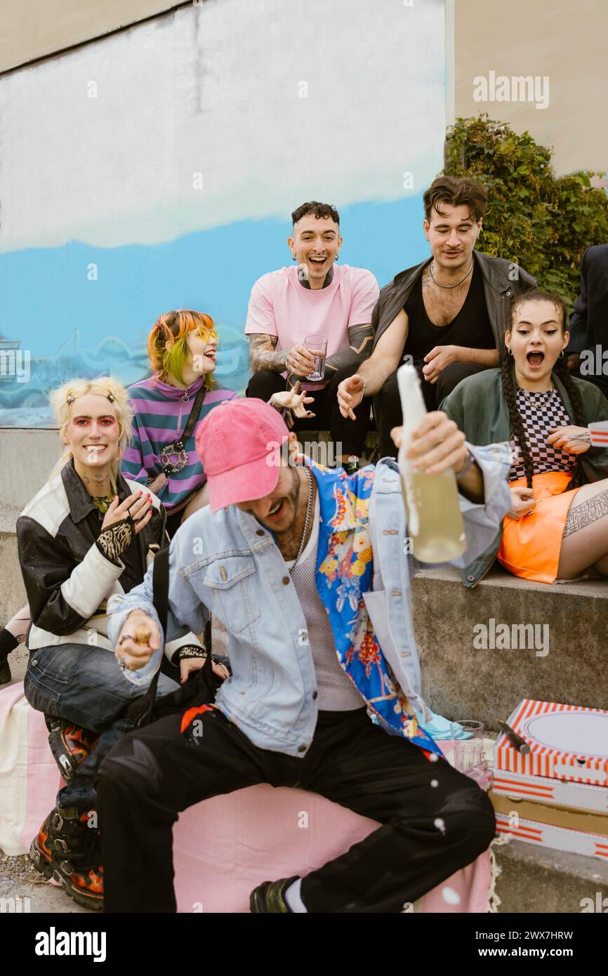Group friends having champagne hi-res stock photography and images - Alamy