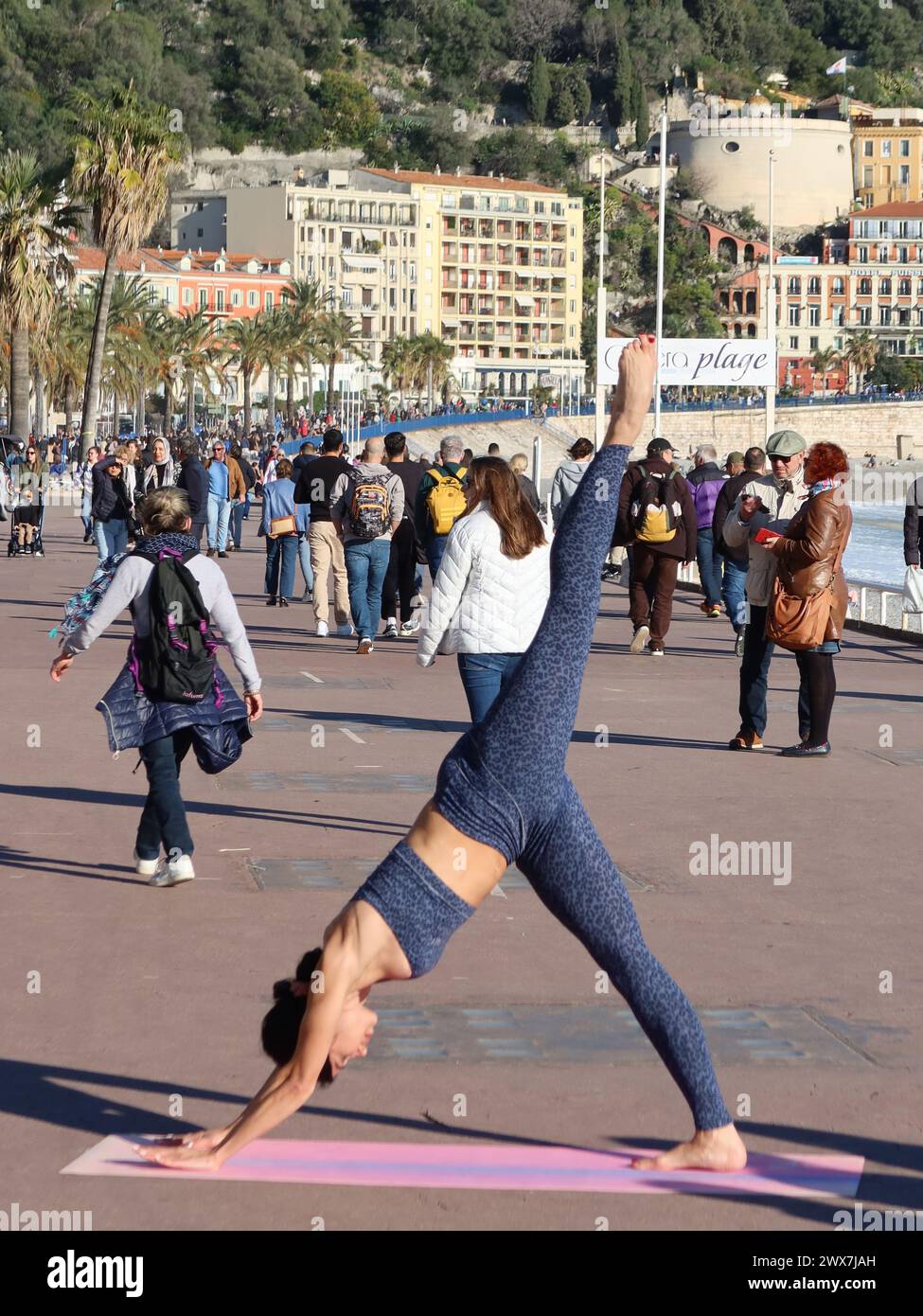 Woman at promenade des anglais hi-res stock photography and images - Alamy