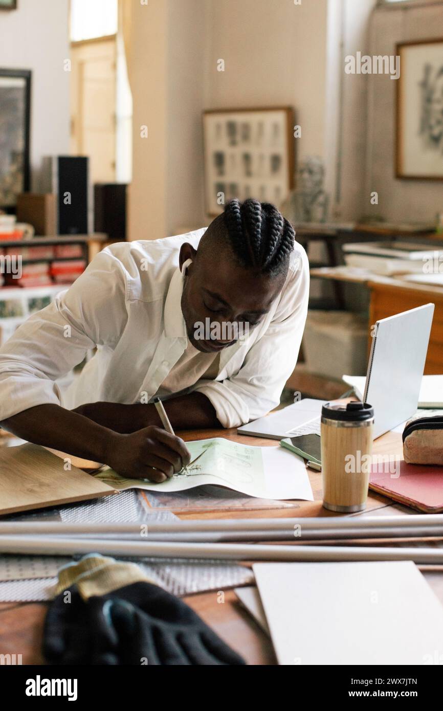 Workplace activity hi-res stock photography and images - Alamy