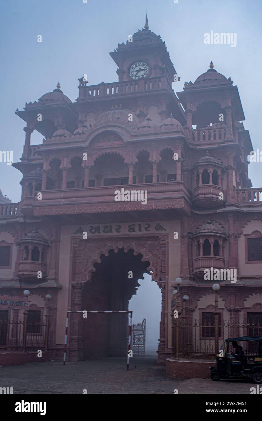 01 07 2009 The main gate of the BAPS Swaminarayan Temple is known as ...