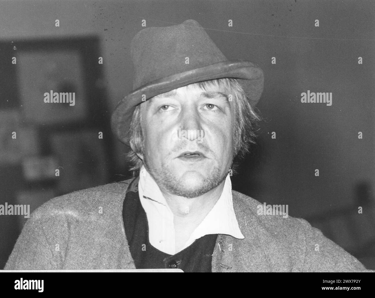 PETER BELLAMY IN A SCENE FROM THE FOLK BALLAD OPERA 'THE TRANSPORTS ...