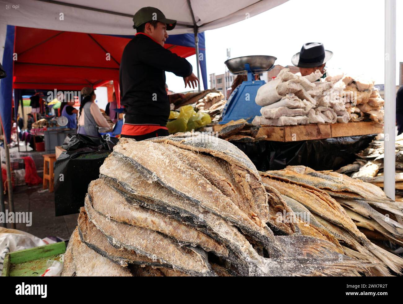 Pescado tradicional hi-res stock photography and images - Alamy