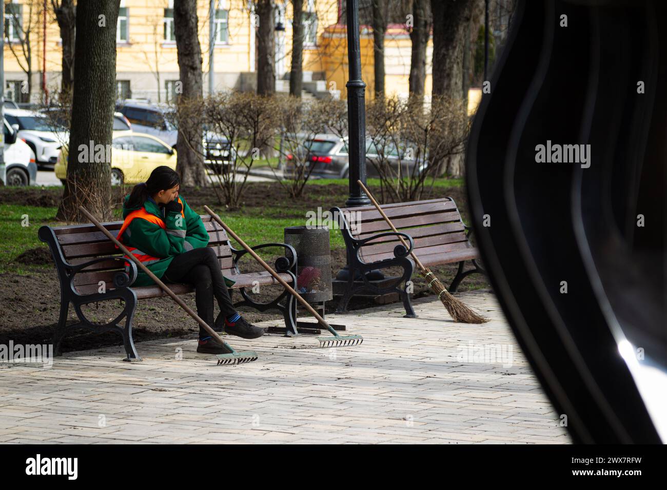 Non Exclusive: KYIV, UKRAINE - MARCH 28, 2024 - A municipal worker ...