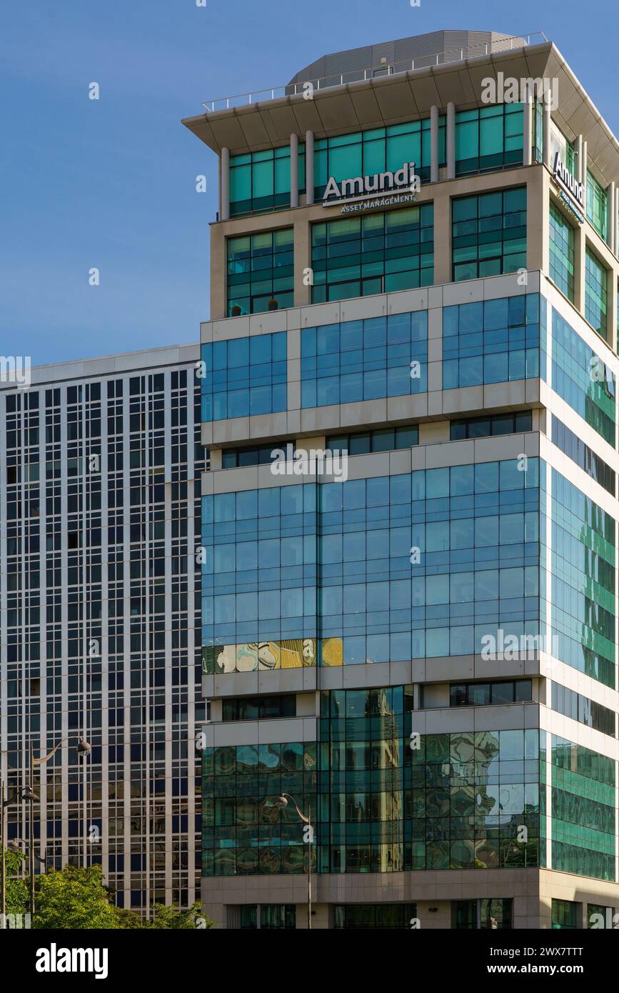Amundi paris hi-res stock photography and images - Alamy