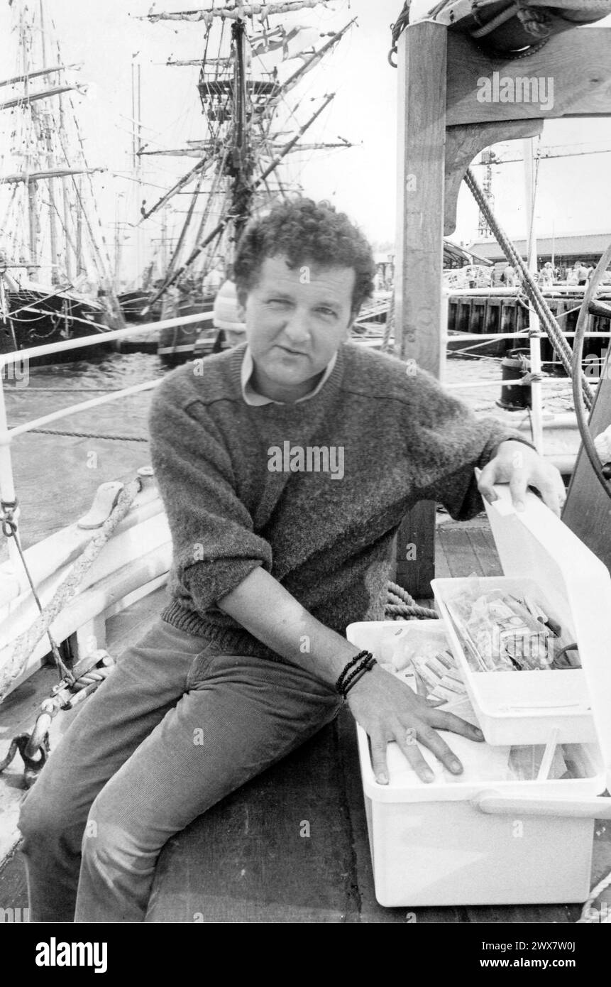 ROBERT SIMPSON, DOCTOR ABOARD THE SORREN LARSON THE BICENTENARY ...