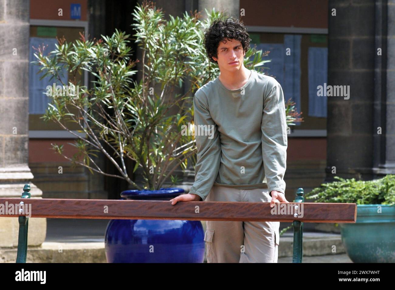 À la folie... pas du tout He Loves Me...He Loves Me Not Year : 2002 ...