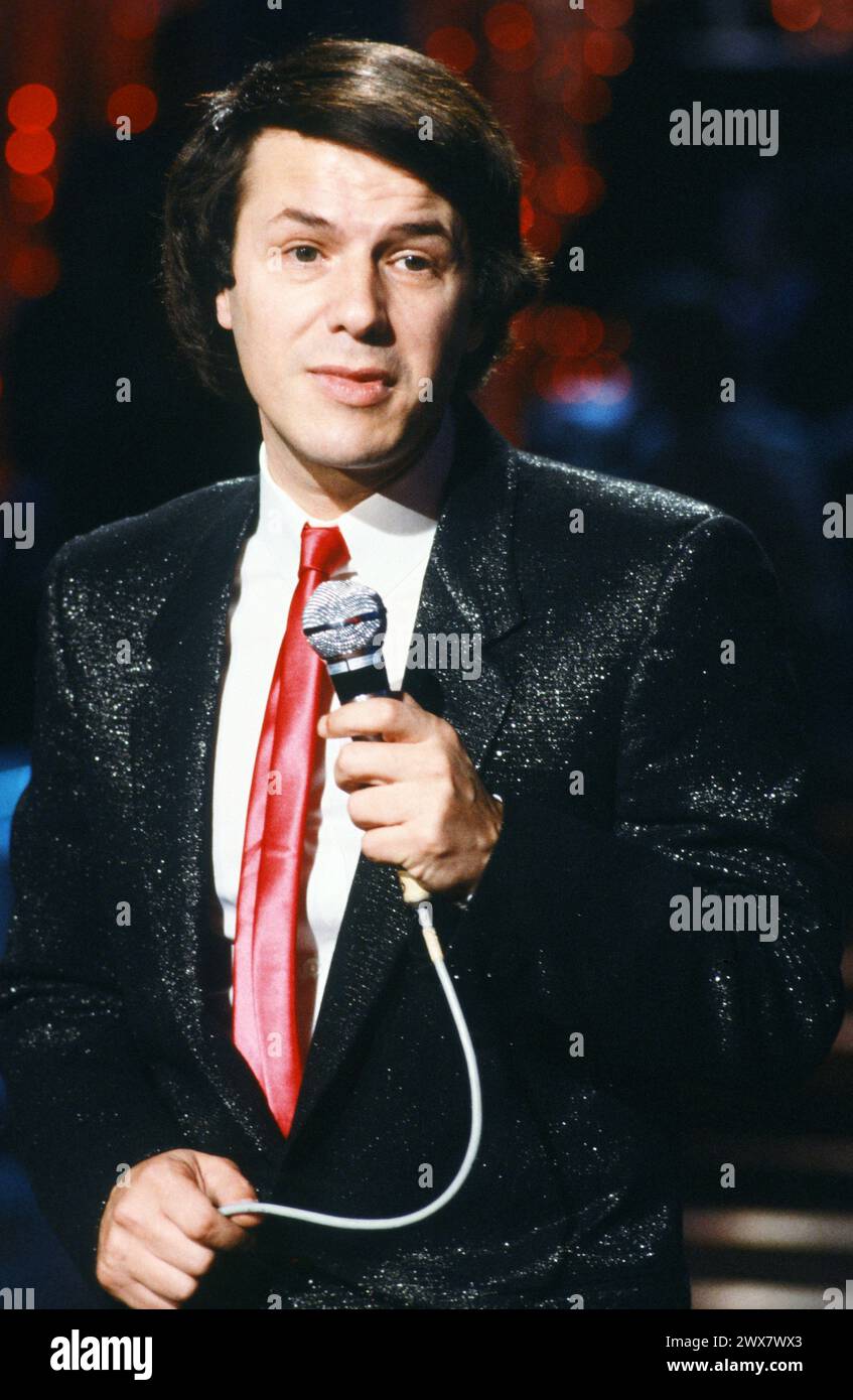 The singer Salvatore Adamo on the set of a French television programme ...