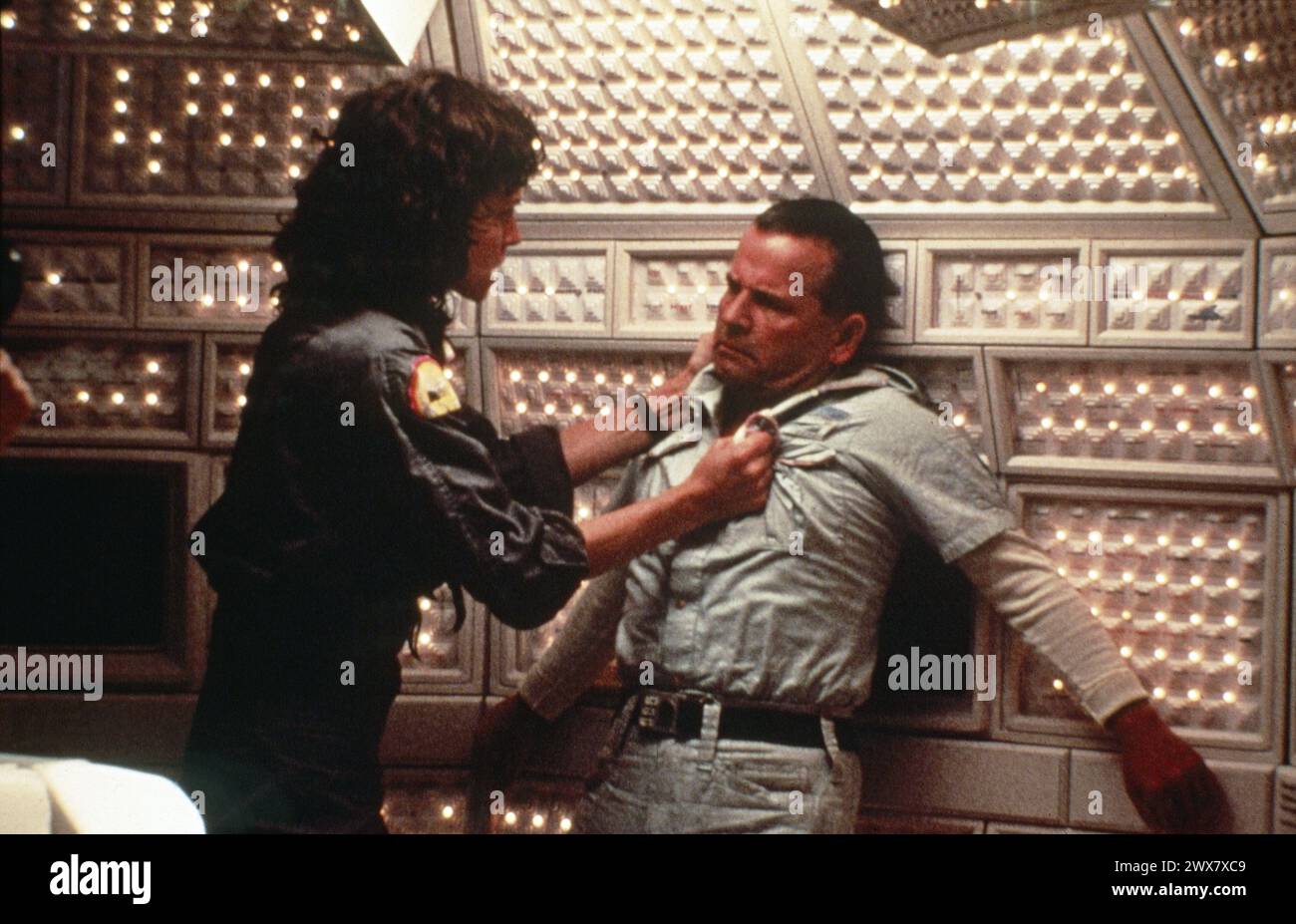 Sigourney weaver alien film still hi-res stock photography and images ...