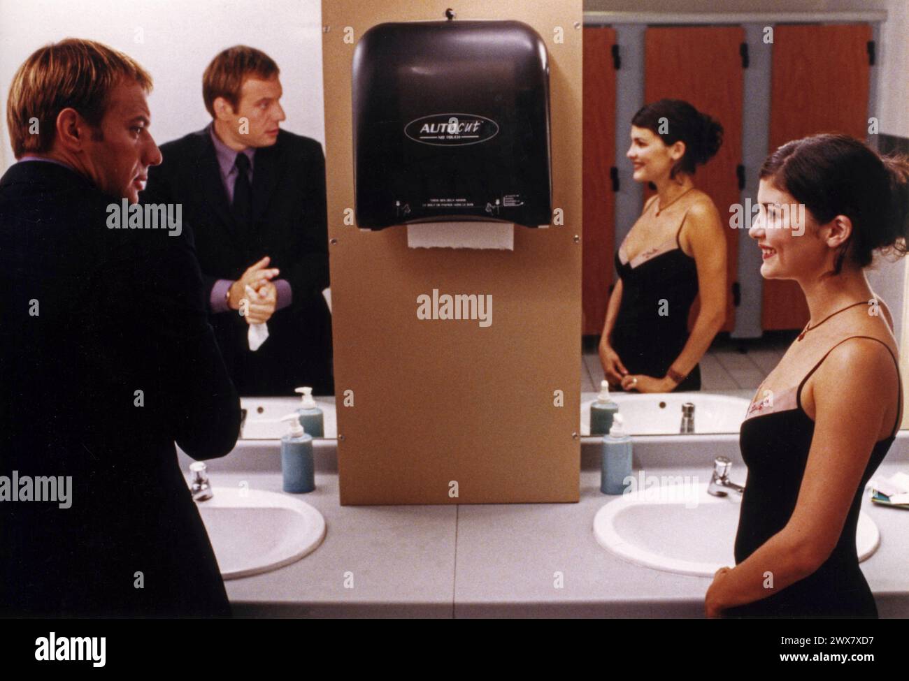 À la folie... pas du tout He Loves Me...He Loves Me Not Year : 2002 ...