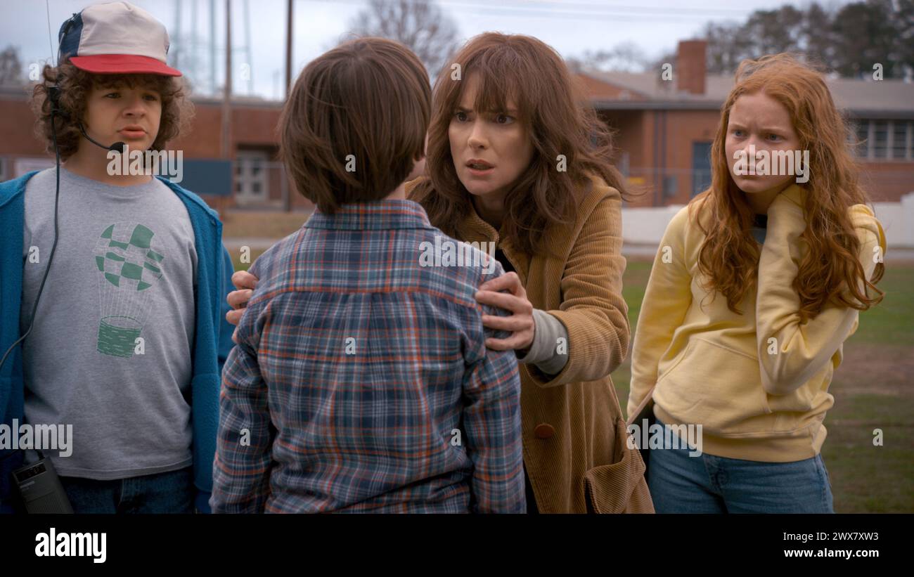 Stranger Things TV Series (2016-) USA Year: 2017 / Season 2 Creation ...