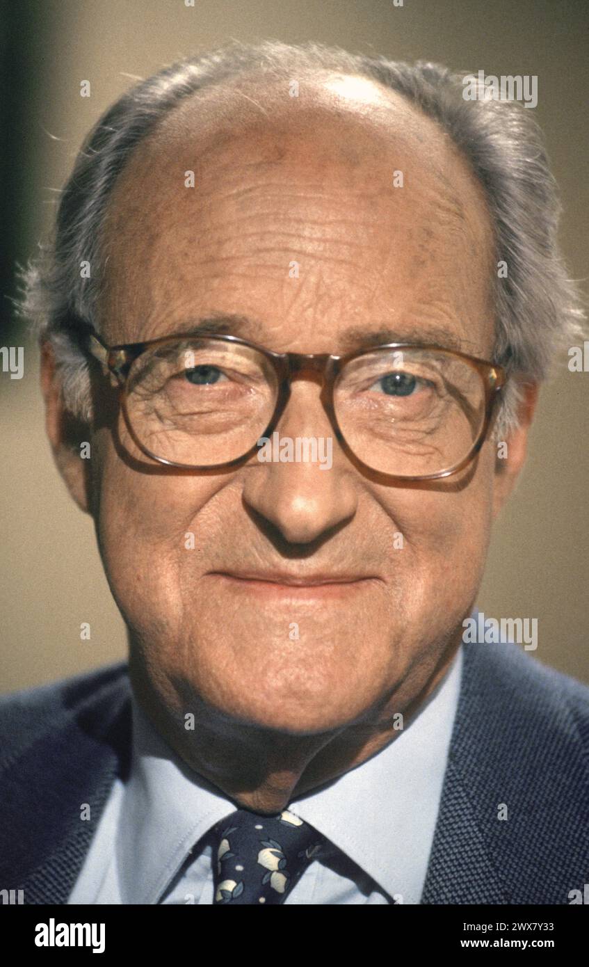 Television historian hi-res stock photography and images - Alamy