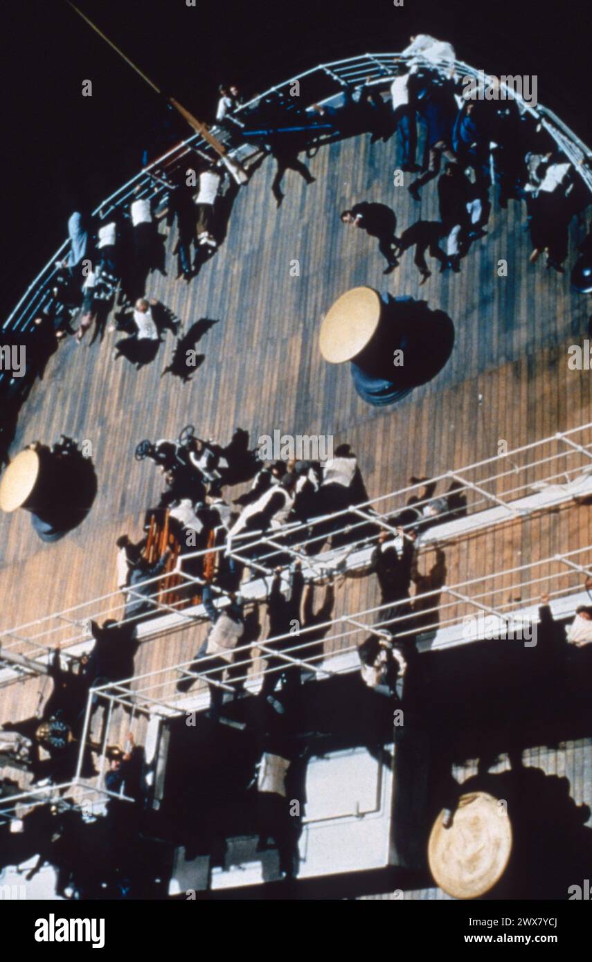 Titanic Year : 1997 USA Director : James Cameron Stock Photo - Alamy