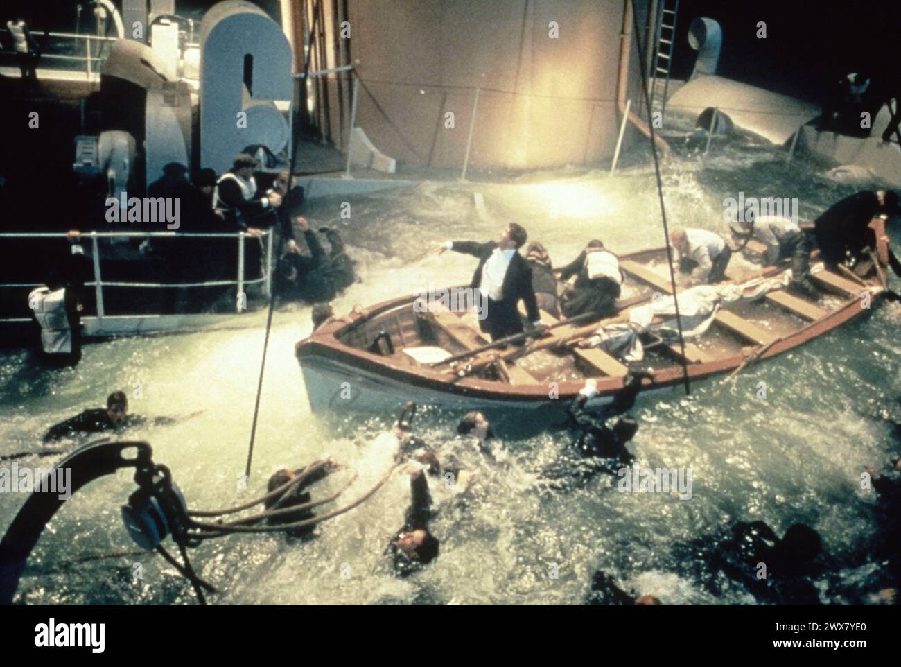 Titanic Year : 1997 USA Director : James Cameron Stock Photo - Alamy
