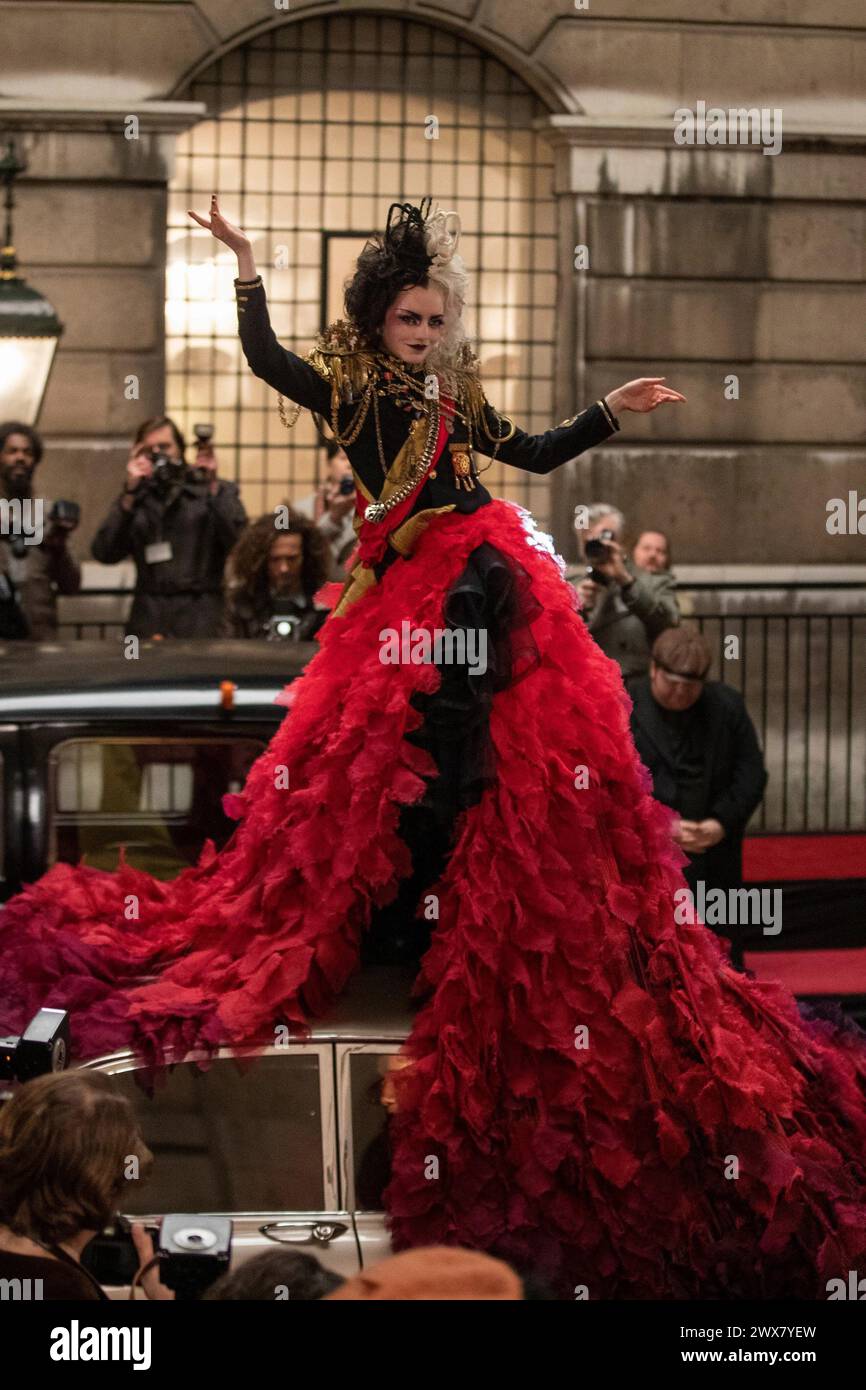 Cruella Year : 2021 USA Director : Craig Gillespie Emma Stone Stock ...
