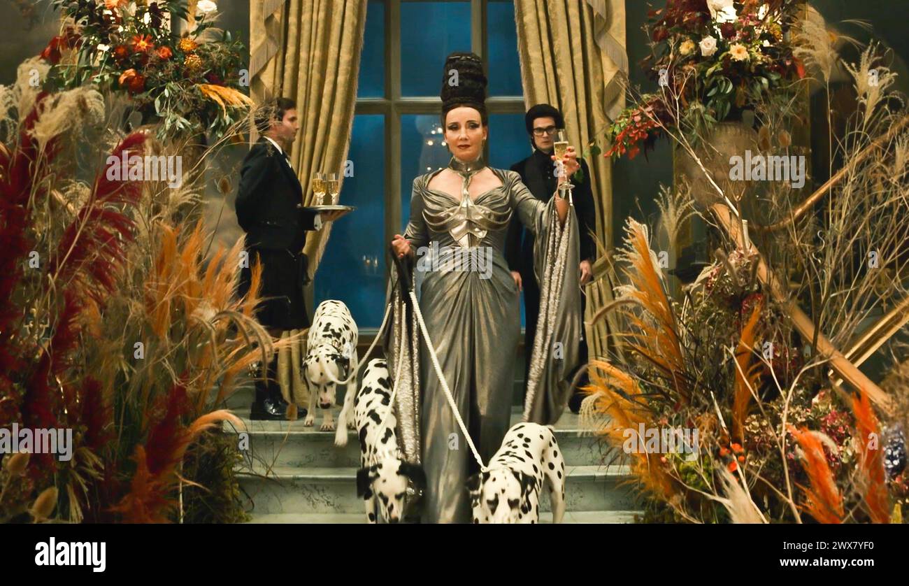 Cruella Year : 2021 USA Director : Craig Gillespie Emma Thompson Stock ...