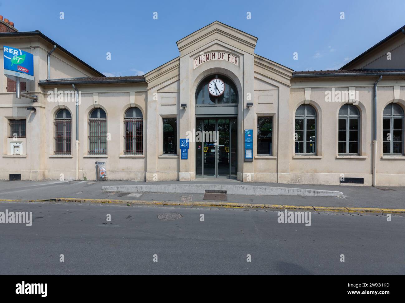 France, Ile de France region, Seine Saint Denis, Sevran Livry railway ...