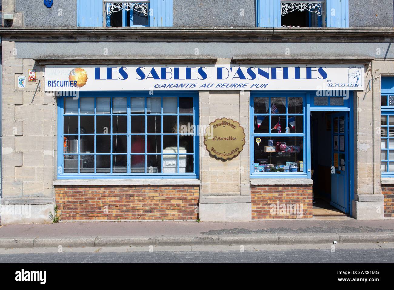 Traditional calvados shop france hi-res stock photography and images ...