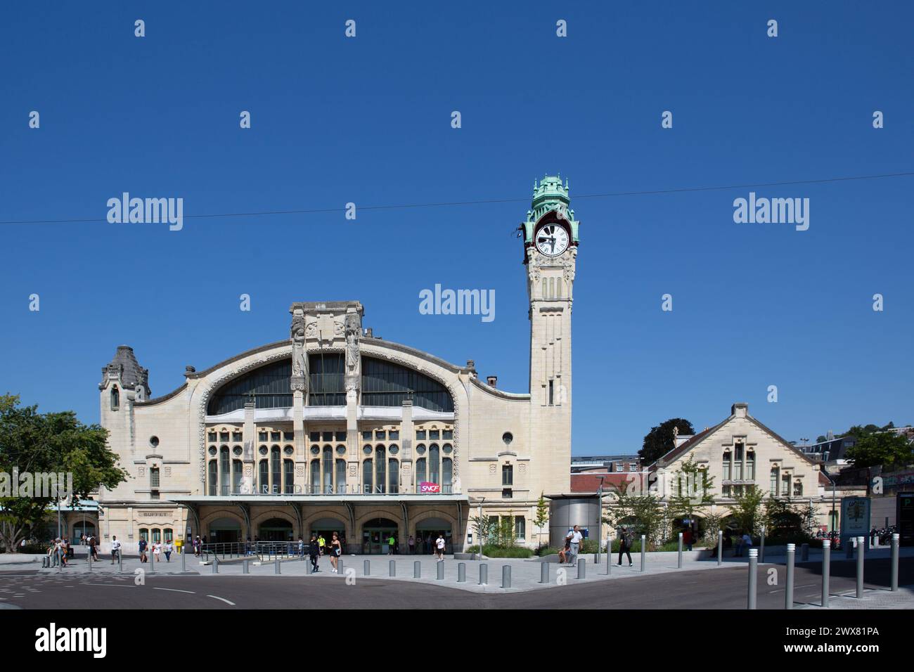 Rouen rive droite station hi-res stock photography and images - Alamy