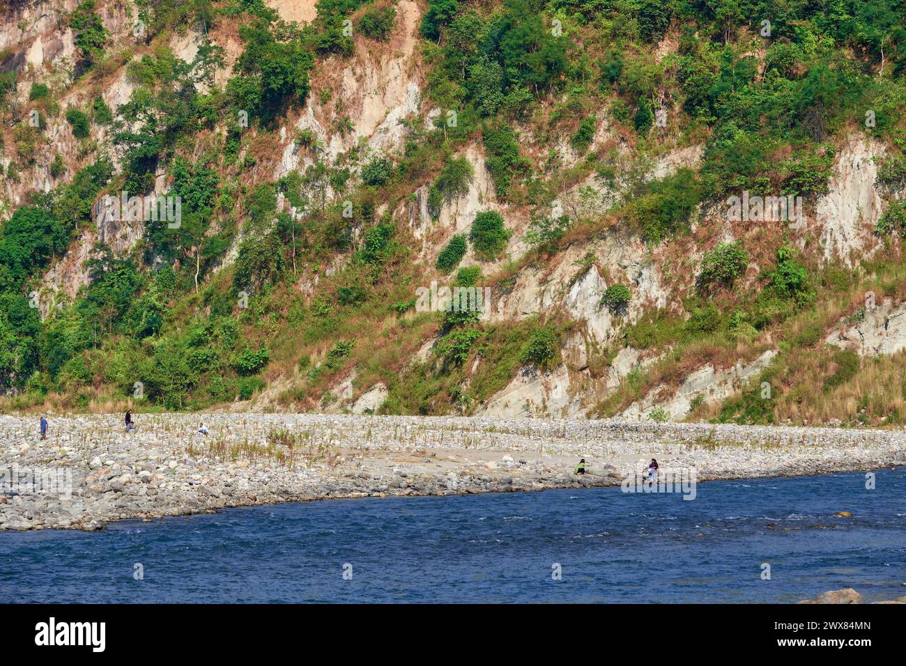 Cobbles by river hi-res stock photography and images - Alamy