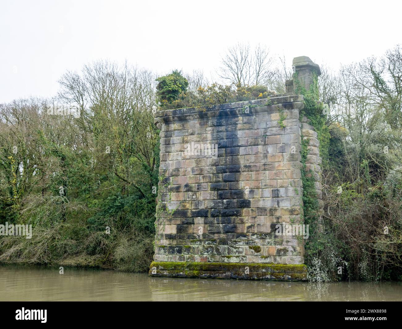 March 2024 - Severn railway bridge, Purton, ships graveyard in ...