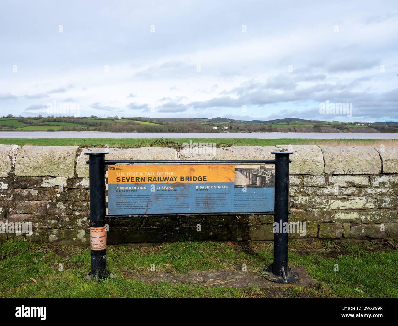 March 2024 - Severn railway bridge informatiom sign, Purton, ships ...