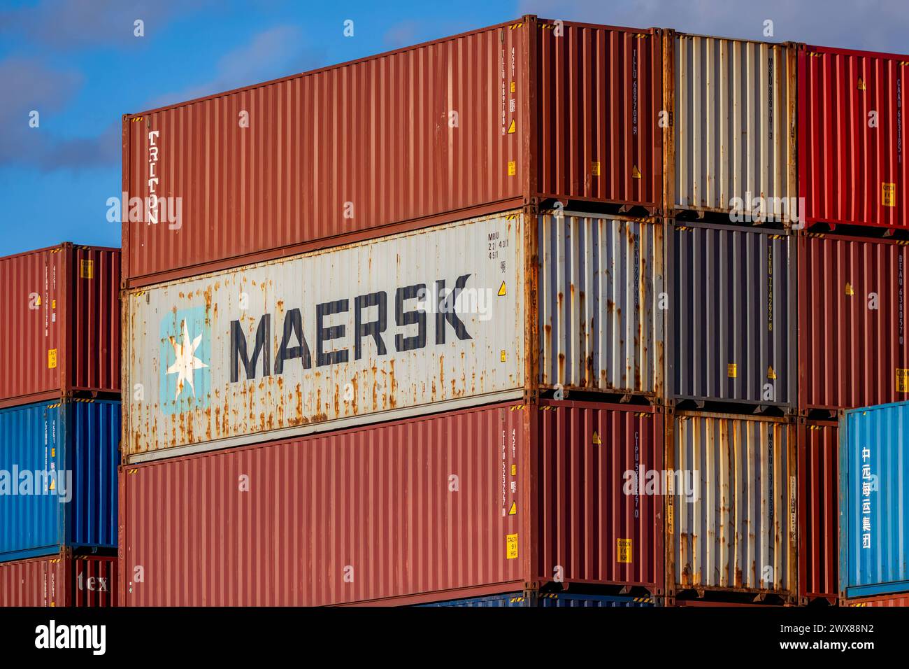 Seecontainer im Nürnberger Hafen Symbolbild für den Welthandel ...