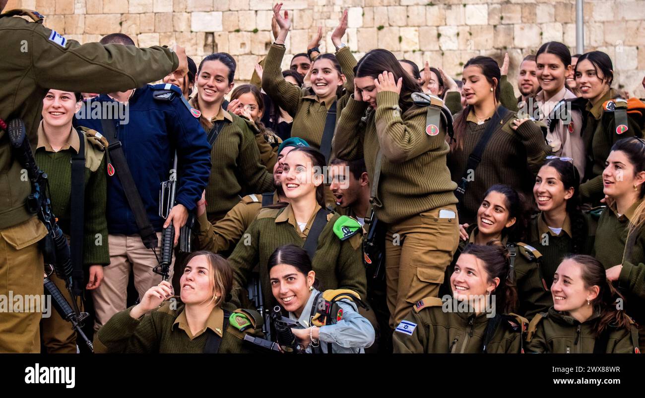 Portrait of a group of soldiers, Induction ceremony for new graduates ...