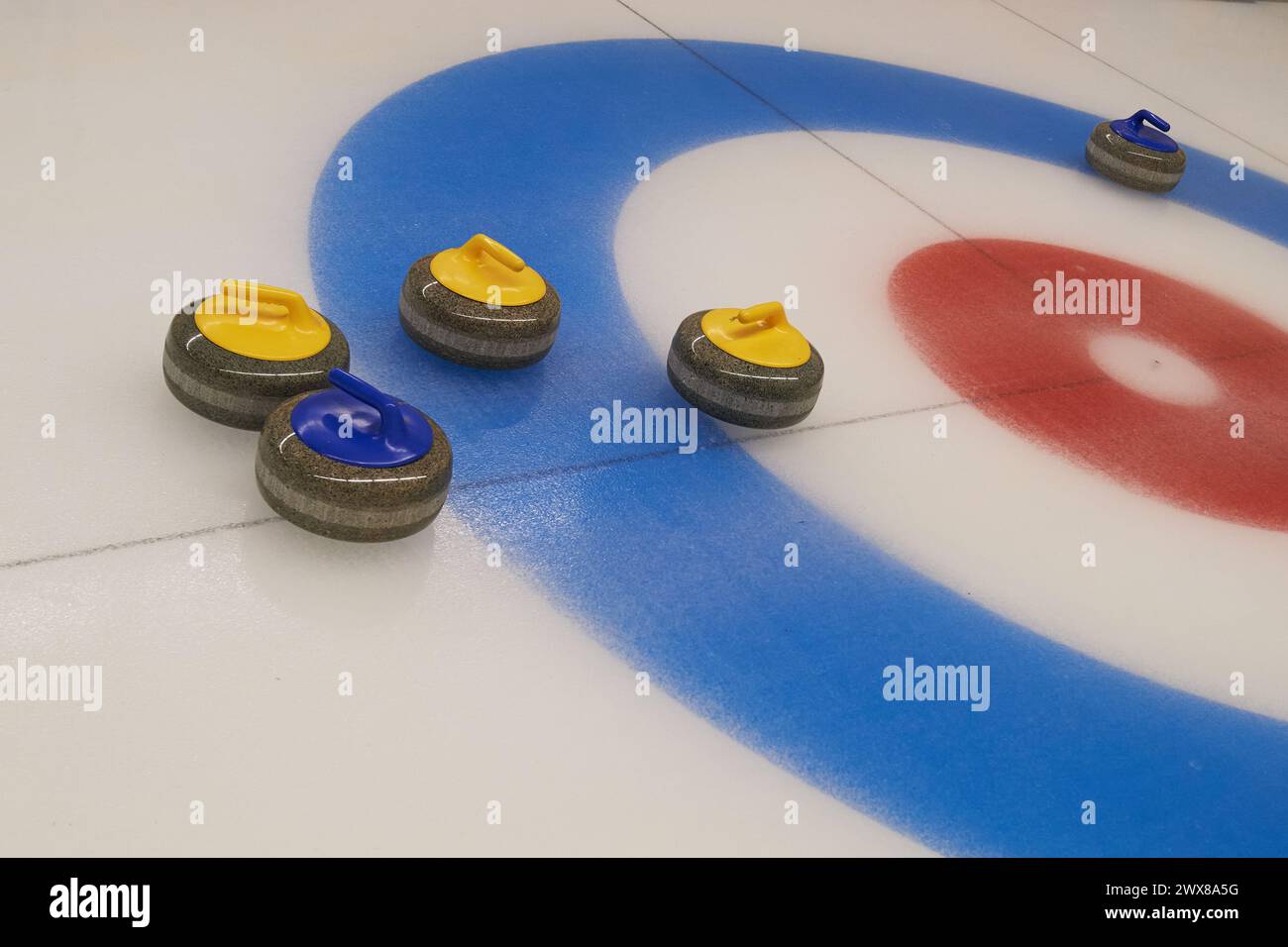 Curling stone back hi-res stock photography and images - Alamy