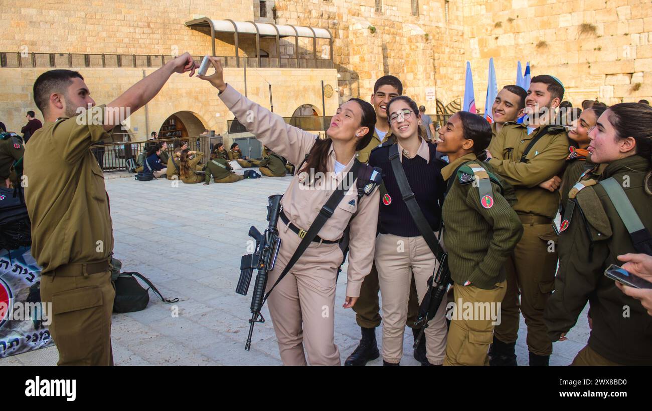 Portrait of soldiers, Induction ceremony for new graduates of the IDF ...