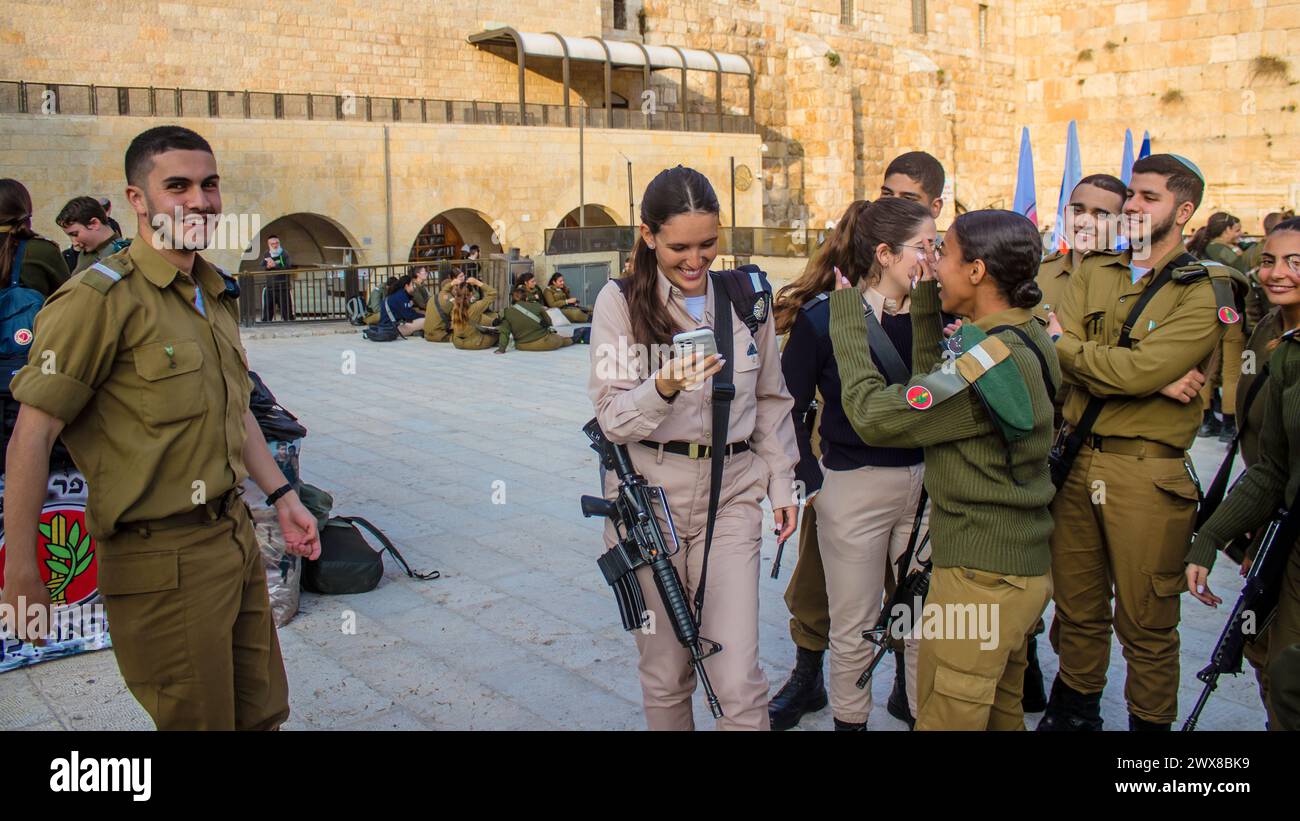 Portrait of soldiers, Induction ceremony for new graduates of the IDF ...