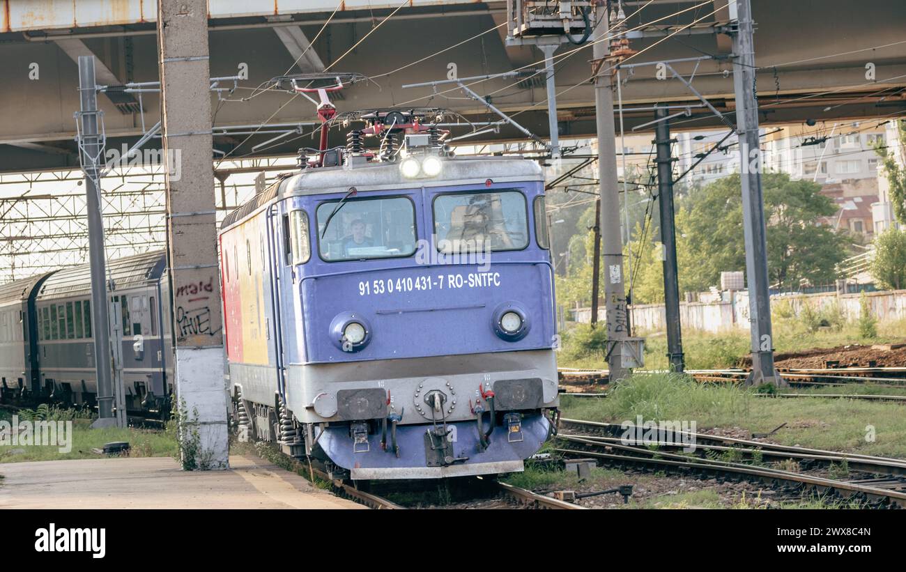Train at Bucharest North Railway Station (Gara de Nord Bucuresti Stock ...