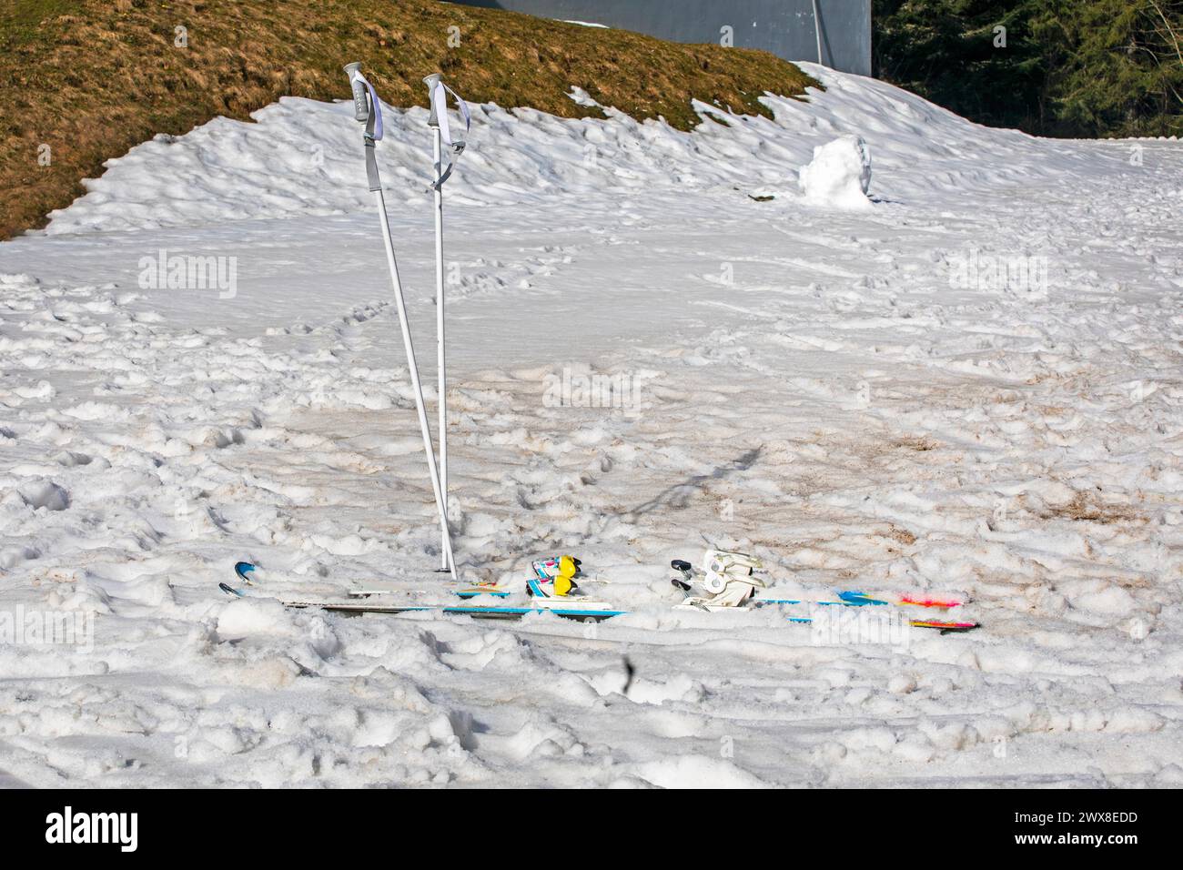 Wet loose snow hi-res stock photography and images - Alamy