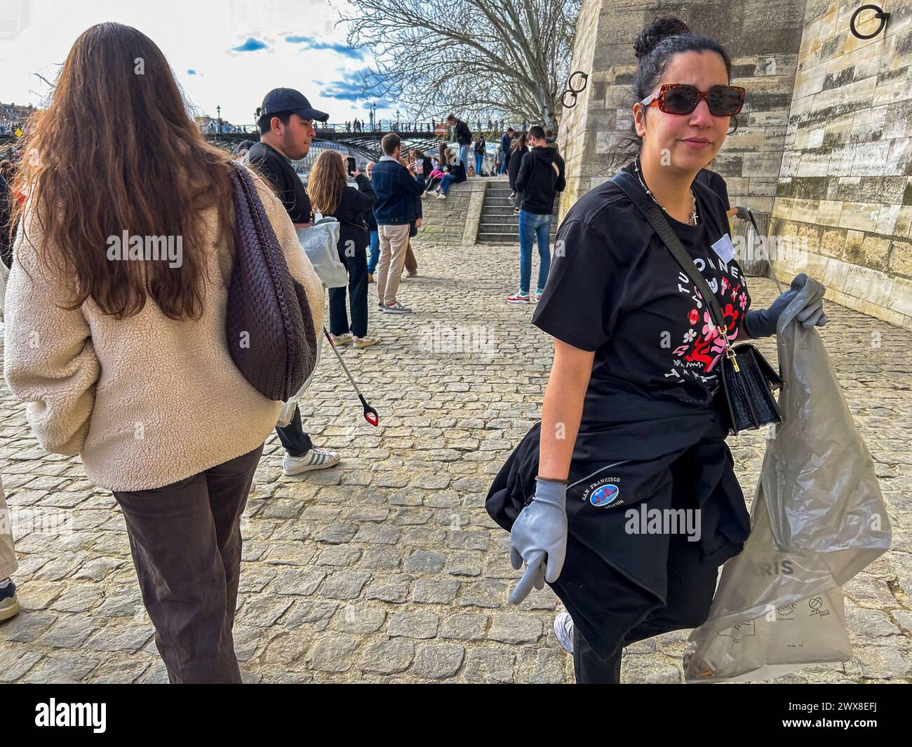 Paris garbage hi-res stock photography and images - Alamy