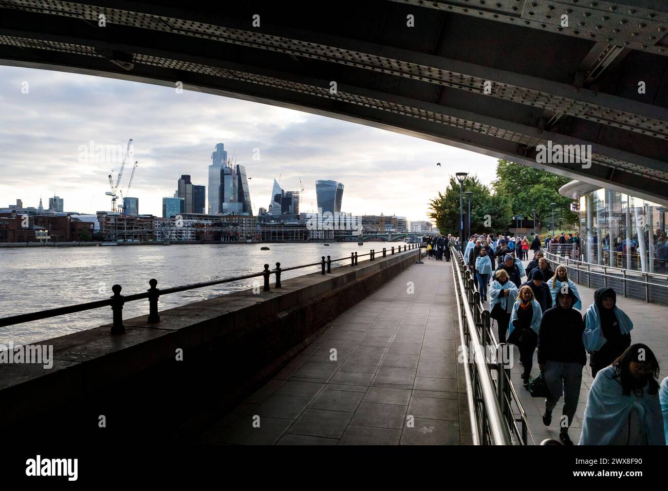 The Queue 14-19 September 2022 a queue of mourners waited to file past ...