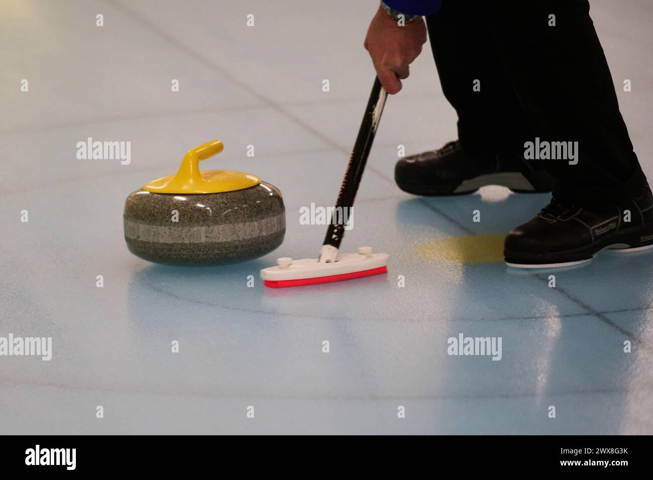 Back linering hi-res stock photography and images - Alamy