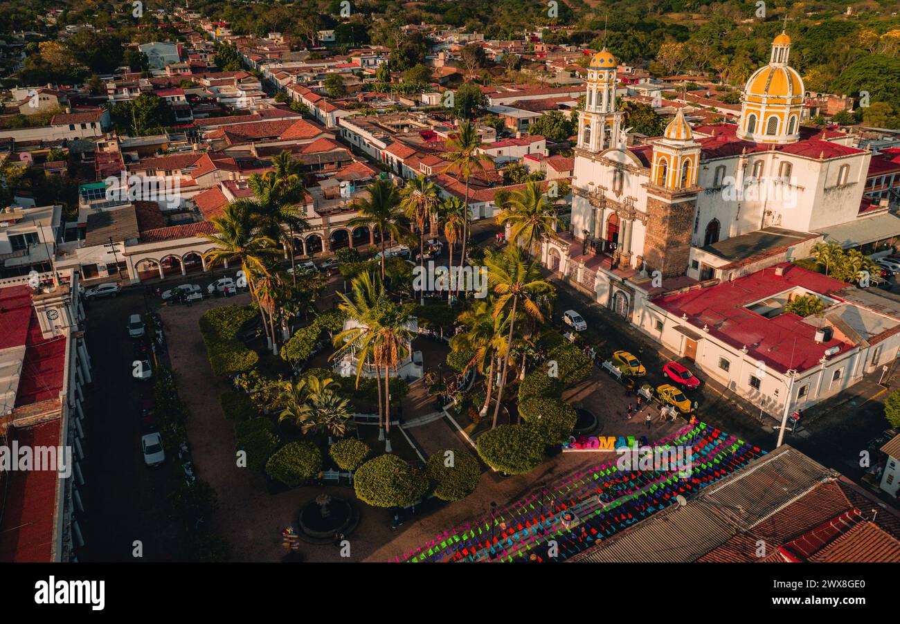 Red rooftops mexico city hi-res stock photography and images - Alamy