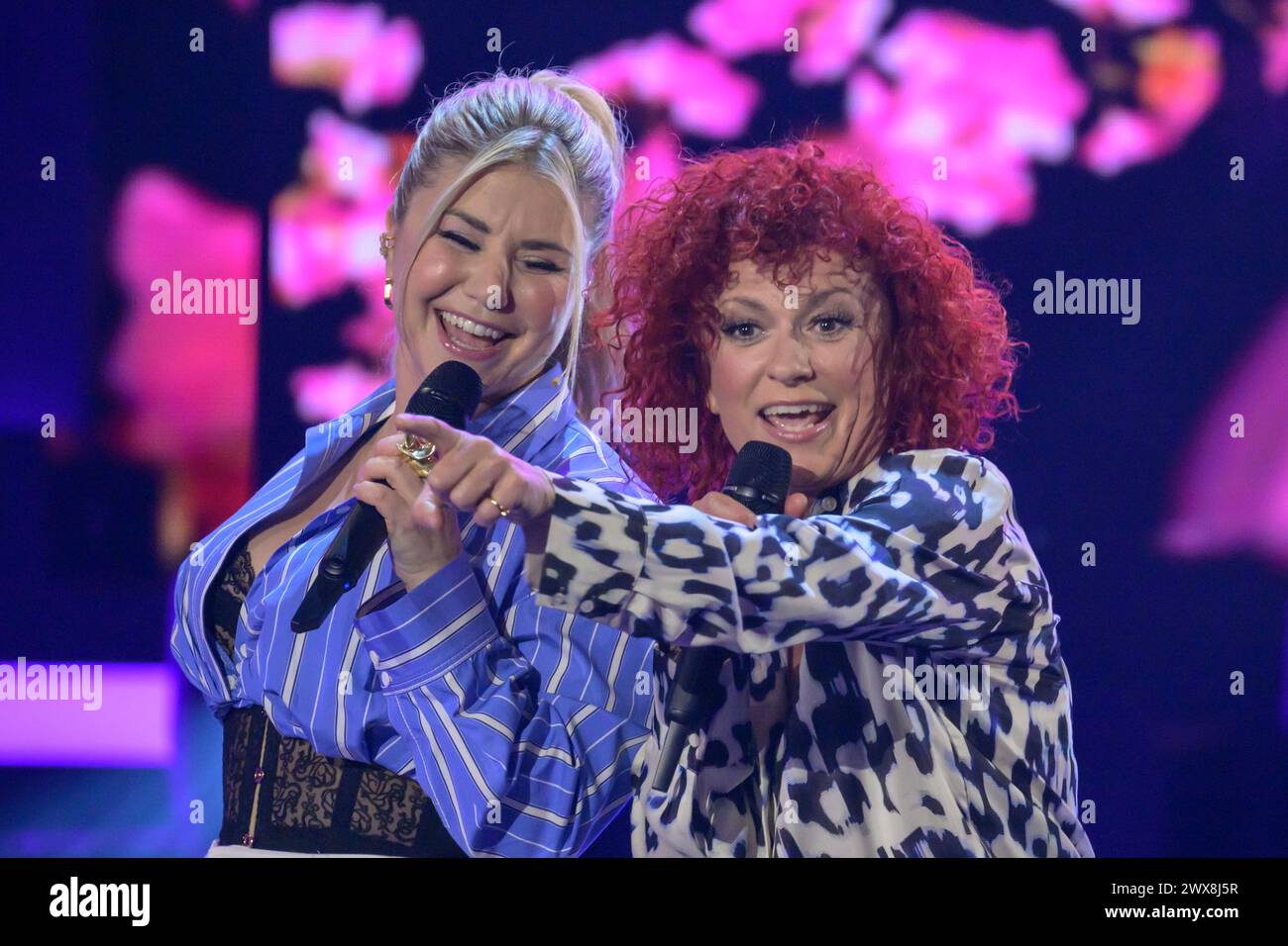 v.l. Beatrice Egli, Lucy Diakovska performing a Song together, Beatrice ...
