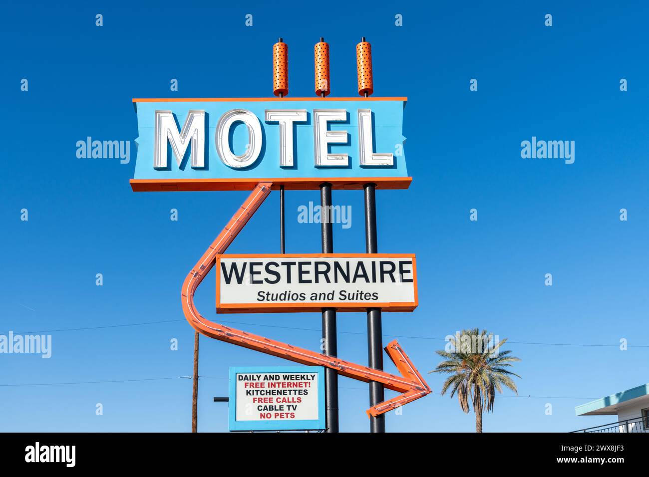 1950s roadside attraction hi-res stock photography and images - Alamy