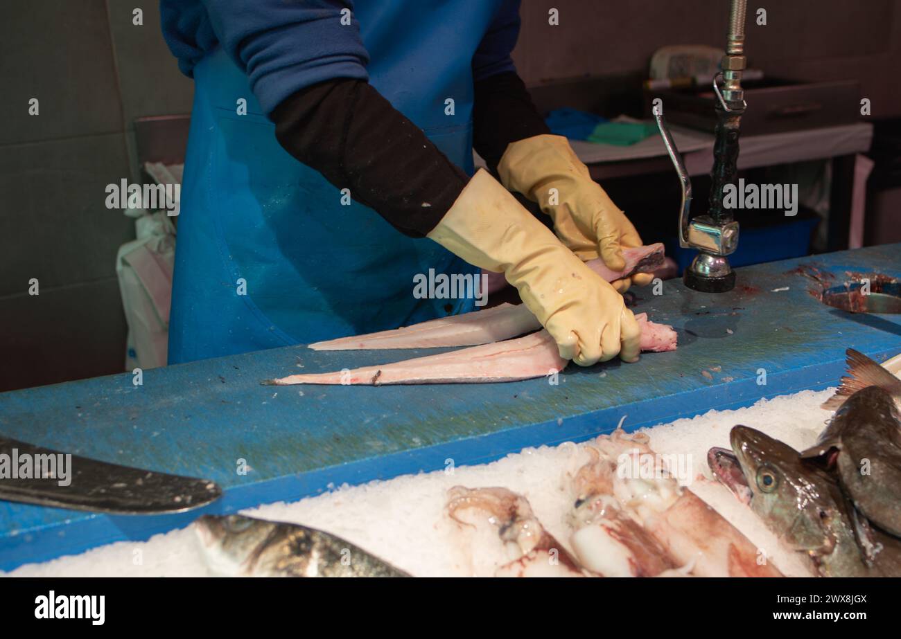 Fishmonger and hake hi-res stock photography and images - Alamy
