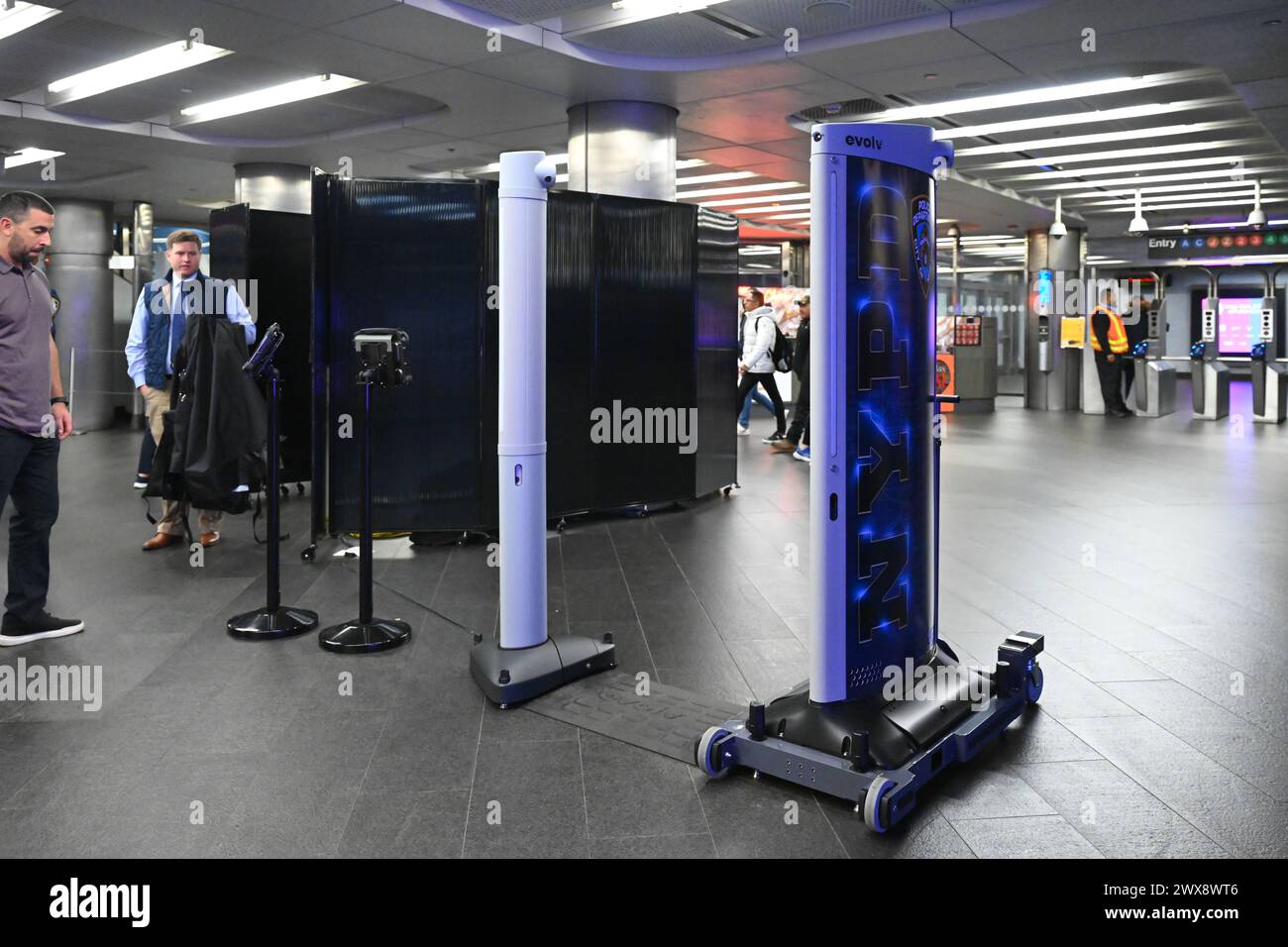 New York City Mayor Eric Adams announces a gun scanner pilot program at ...